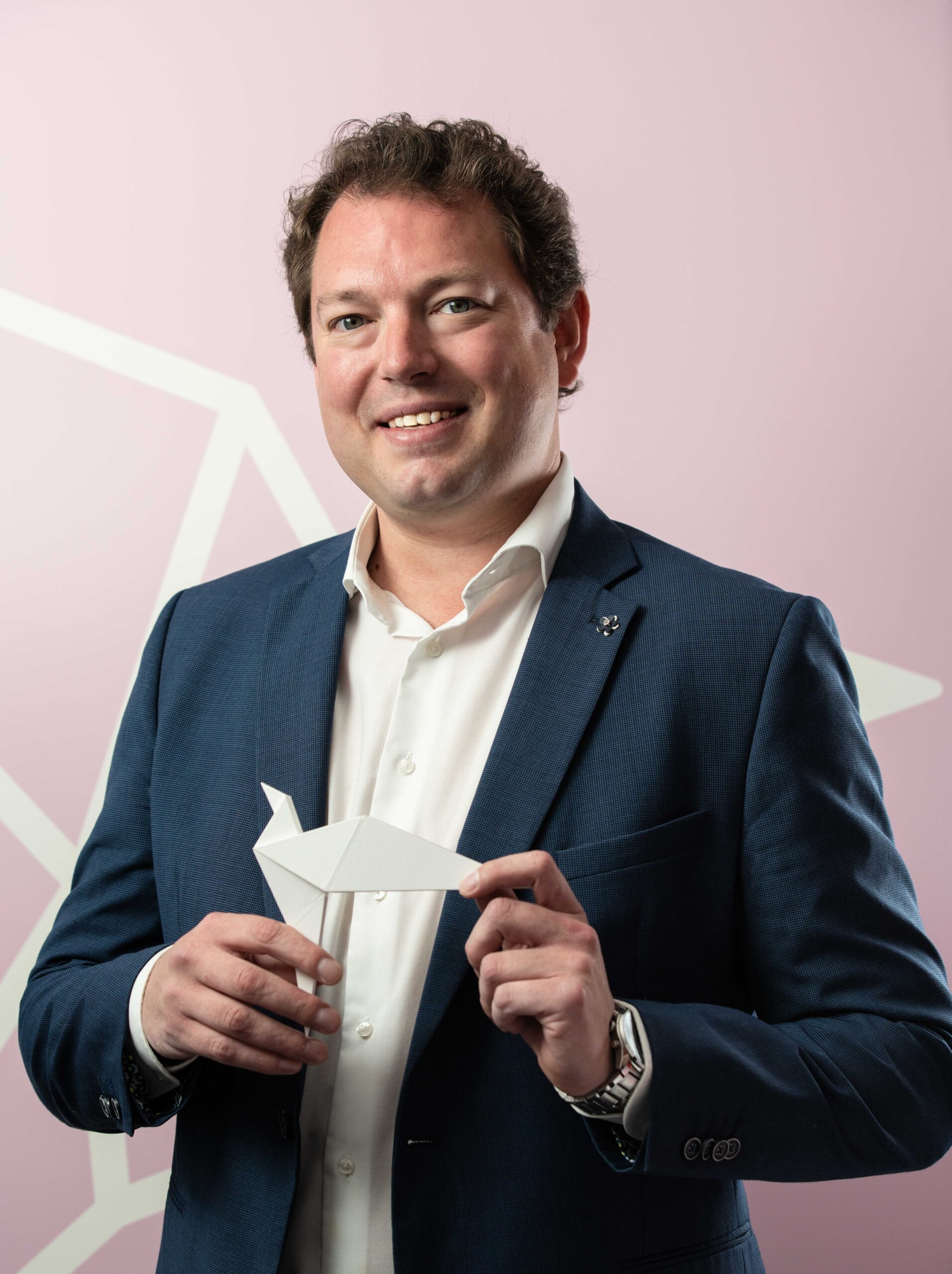 Elitis Amplifying real estate